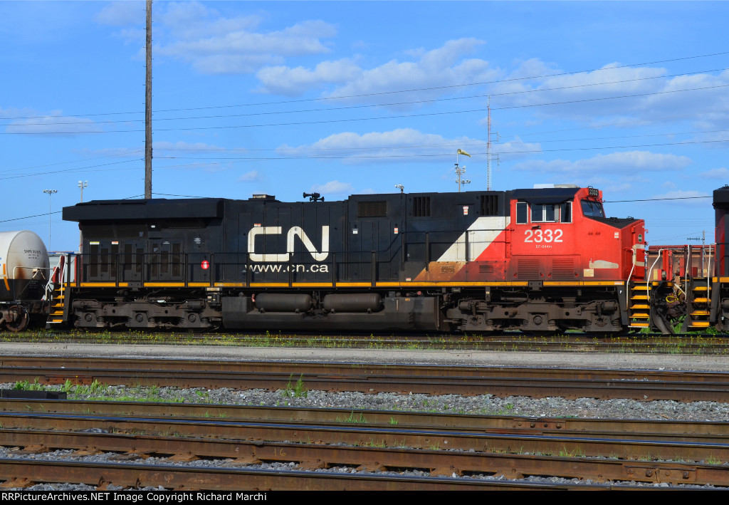 CN 2332